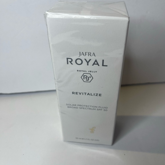 JAFRA | Skincare | Jafra Royal Revitalize Solar Protection Fluid Spf 5 ...